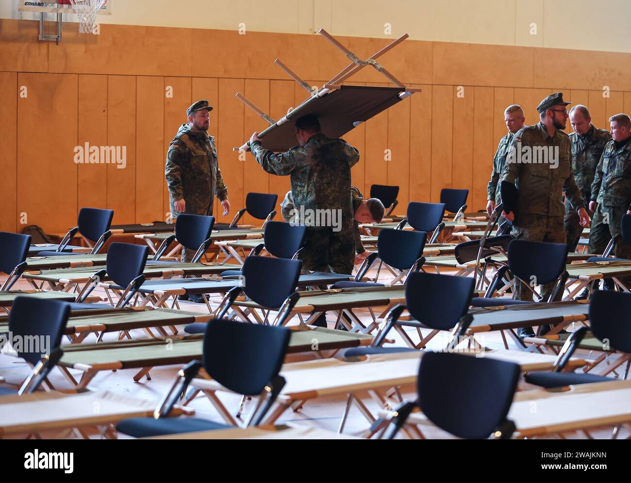 Sangerhausen, Germany. 05th Jan, 2024. Bundeswehr soldiers move into ...