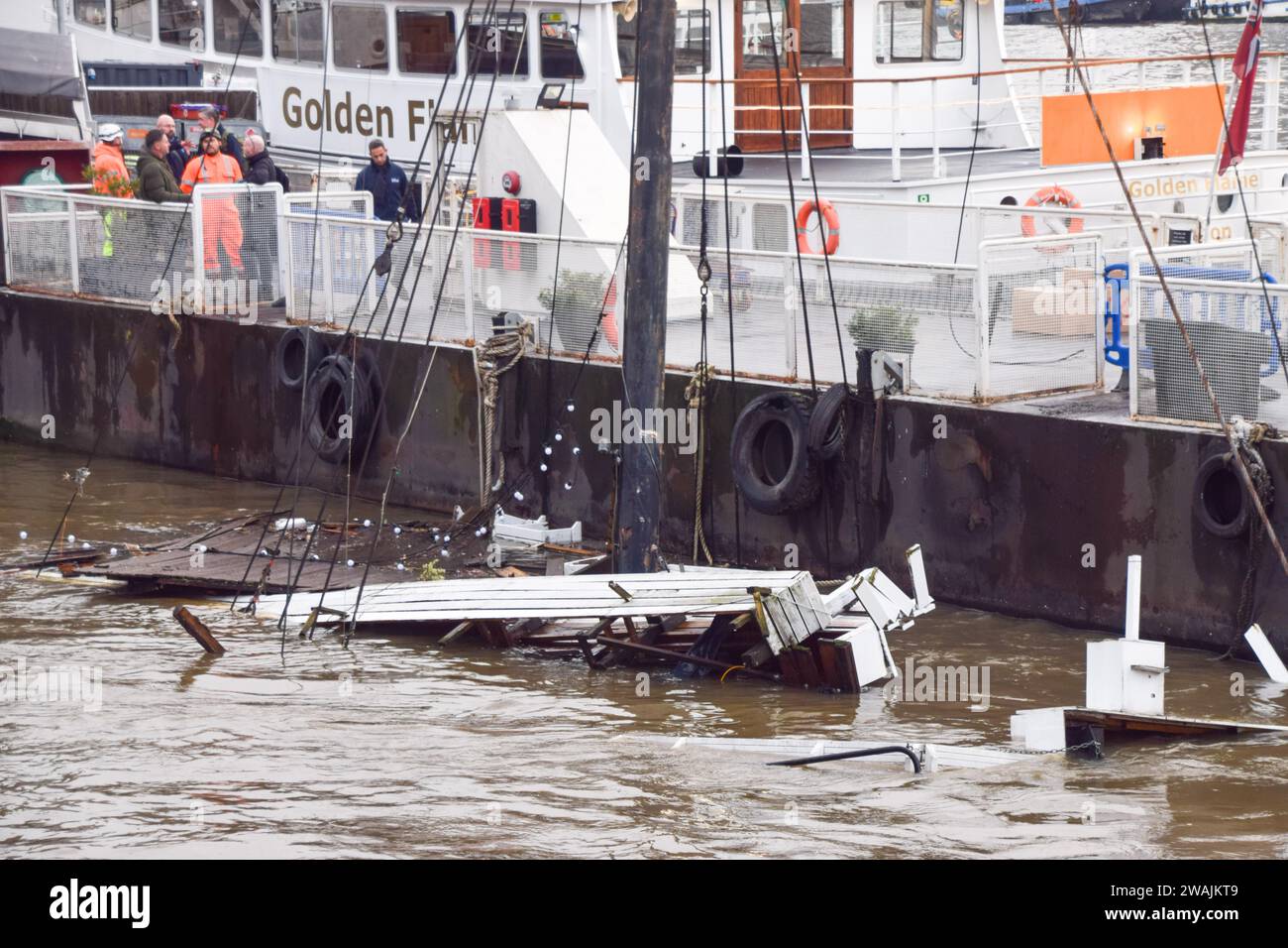 London, UK. 5th January 2024. Party boat Bar and Co sinks at Temple ...