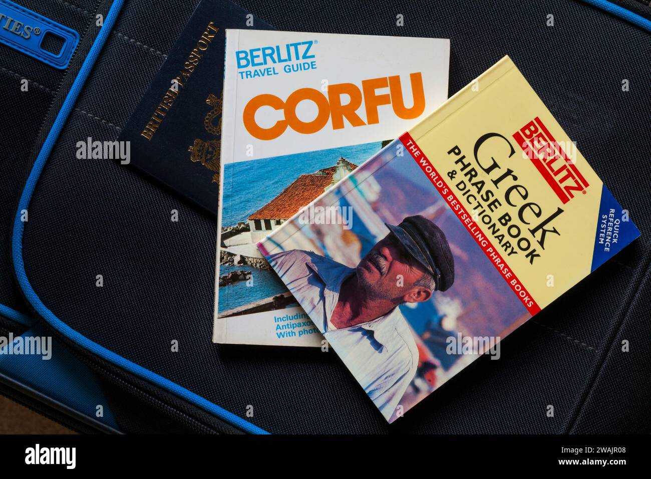 Corfu Berlitz Travel Guide book Greek phrase book & dictionary with ...