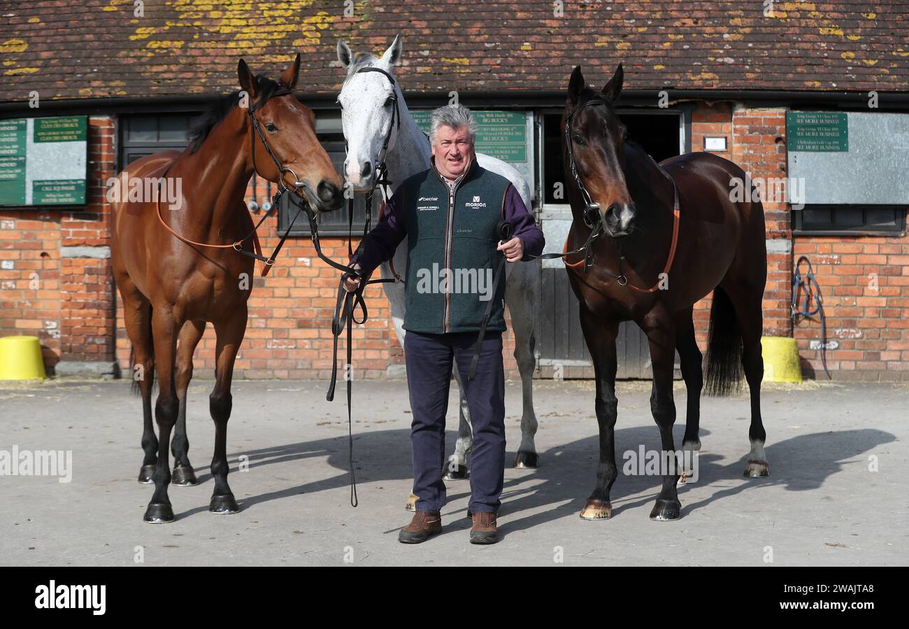 Paul nicholls trainer 2021 hi-res stock photography and images - Alamy