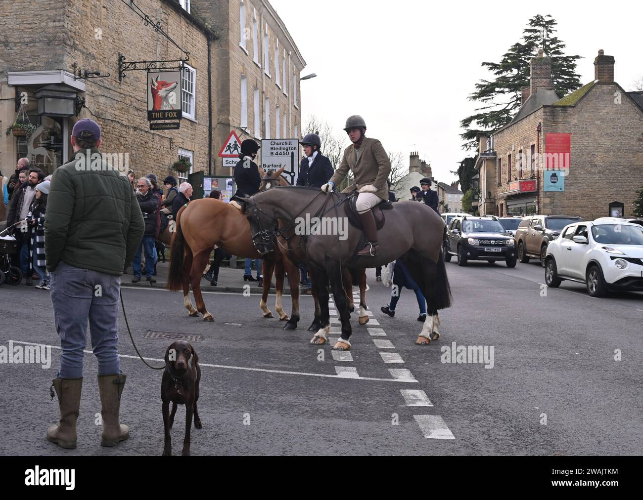 The Heythrop Hunt Boxing Day meet in Chipping Norton, Oxfordshire ...