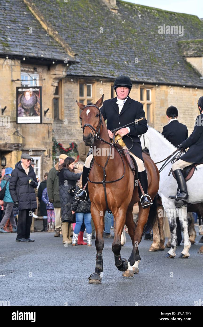 The Heythrop Hunt tradtionally hold a meet on New Year's Day in the ...