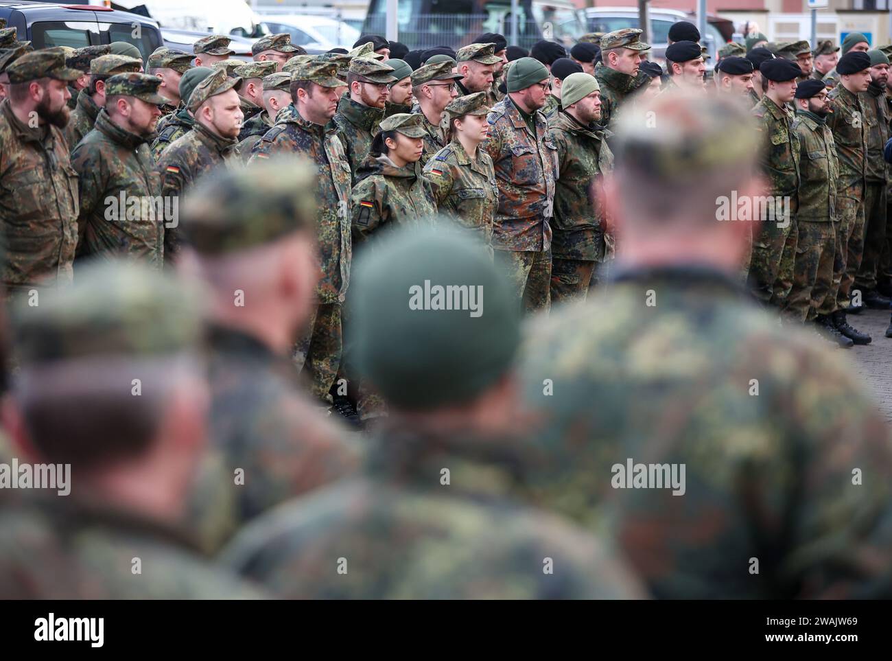 Sangerhausen, Germany. 05th Jan, 2024. Bundeswehr soldiers attend a ...