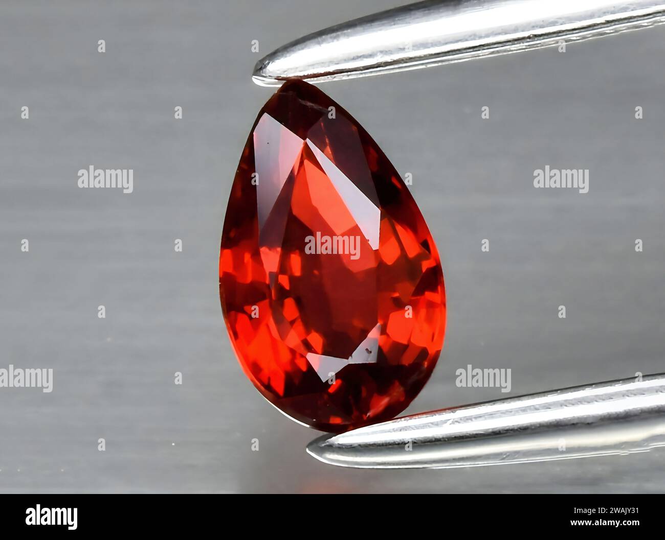 Red diamond rare hi-res stock photography and images - Alamy