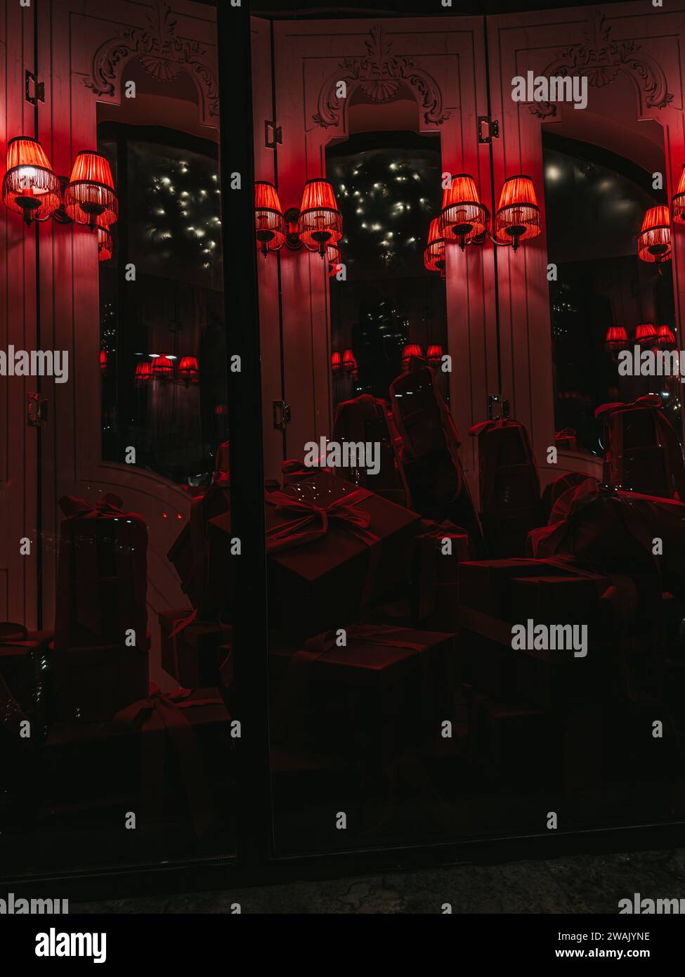 Fireplace boxes hi-res stock photography and images - Alamy