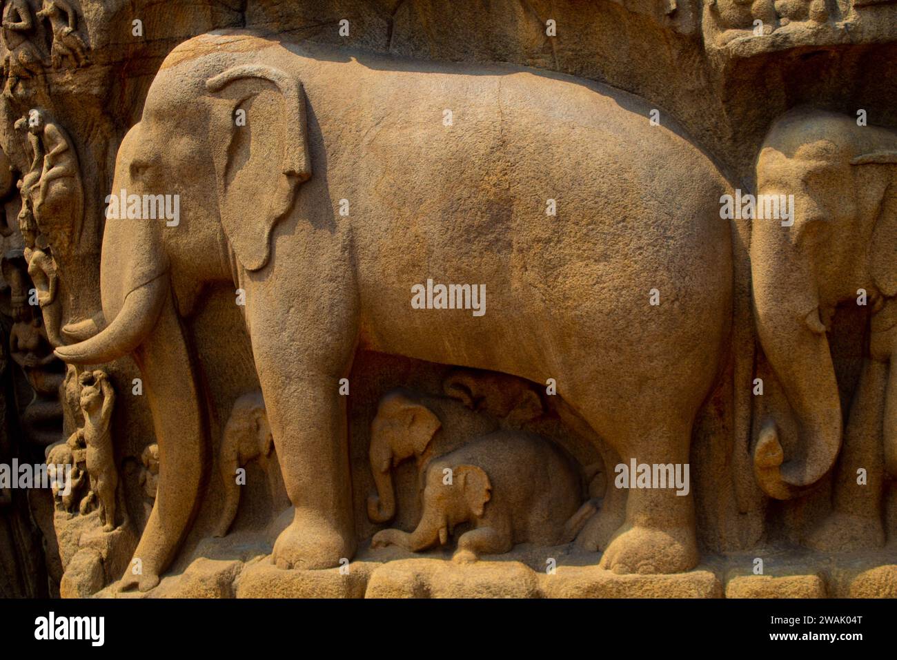 Ancient Architecture Idols Stock Photo - Alamy