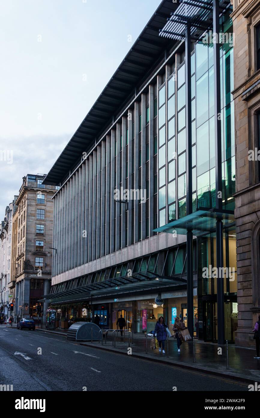Glasgow shopping street 2023 hi-res stock photography and images - Alamy