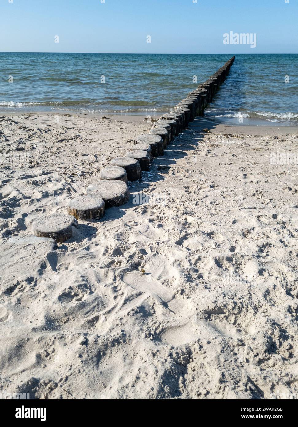 At right angles to the coast hi-res stock photography and images - Alamy