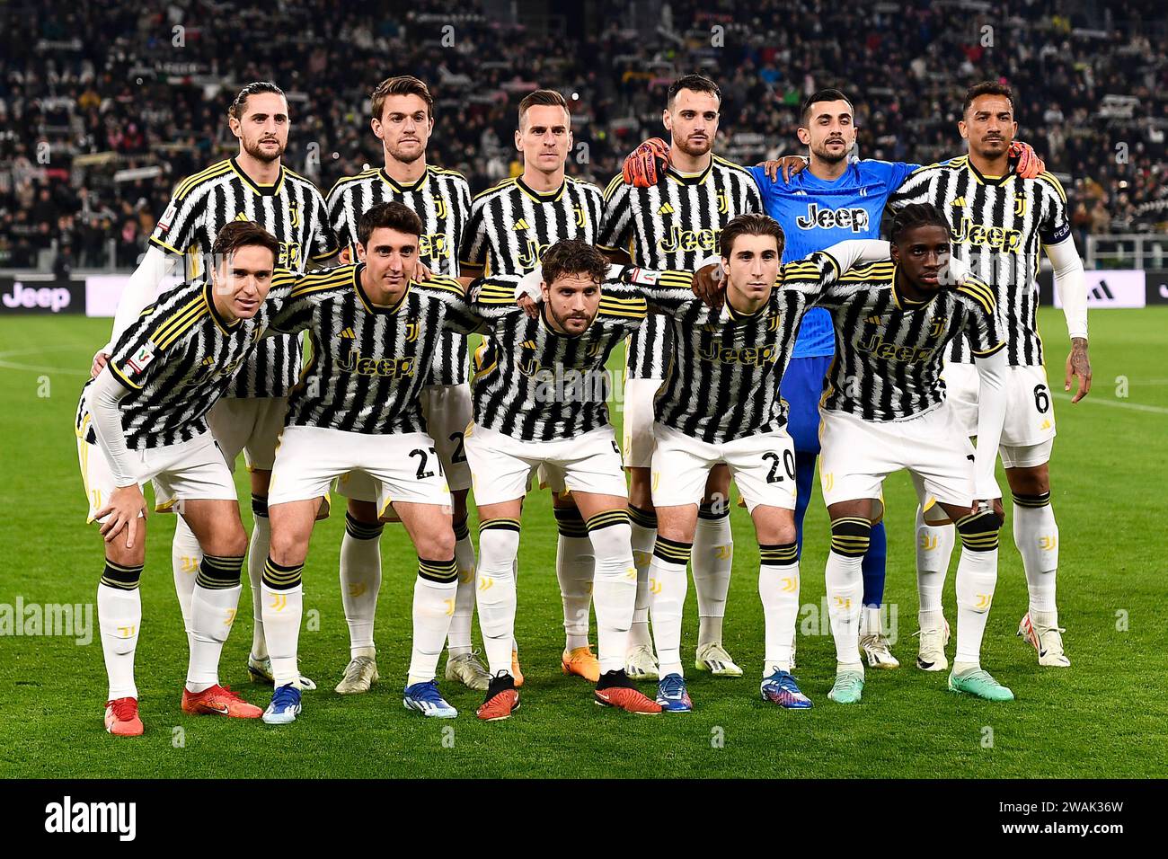 Juventus players pose for a team photo during the Italy Cup football ...