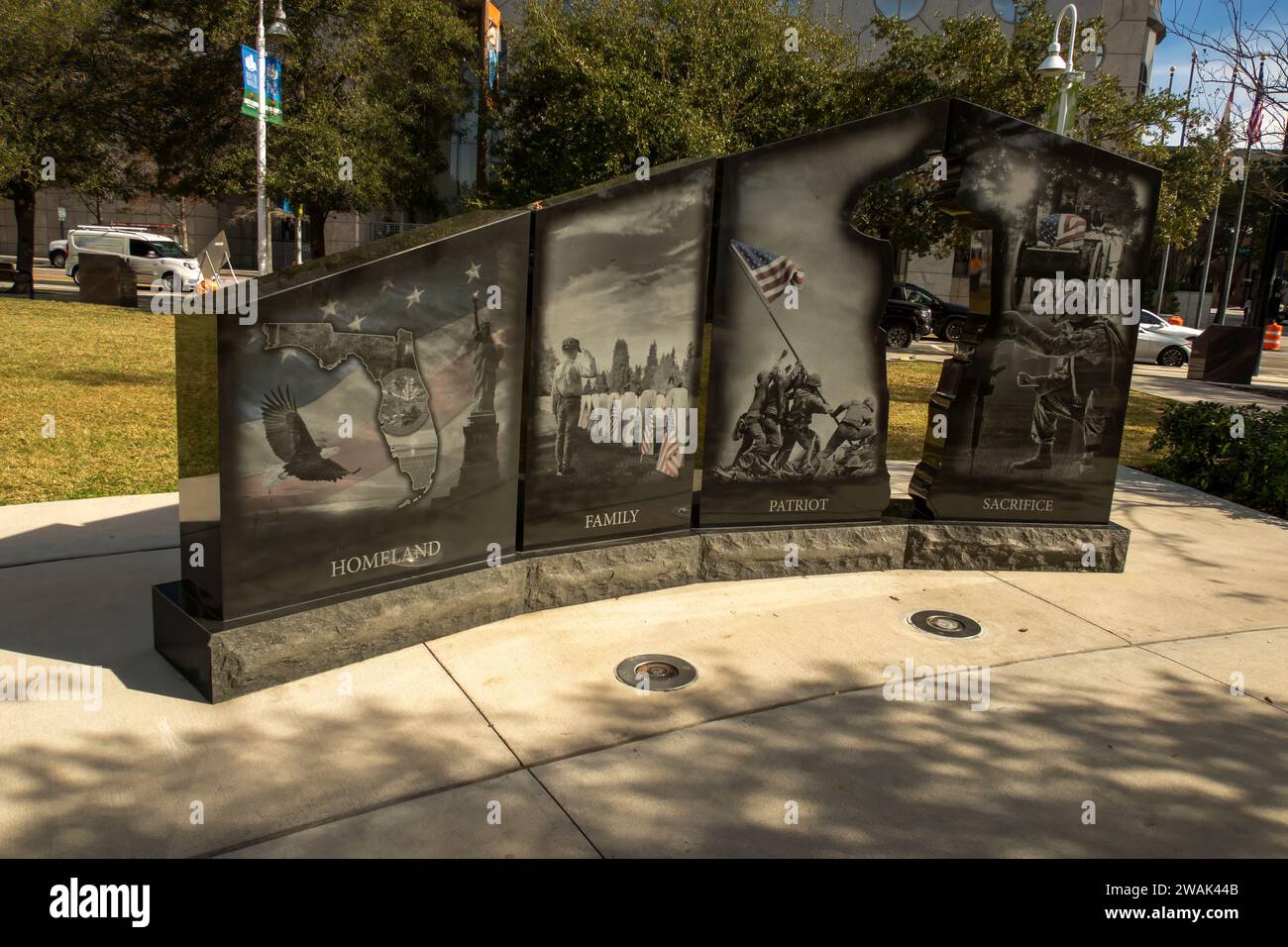 Gold star family monument hi-res stock photography and images - Alamy
