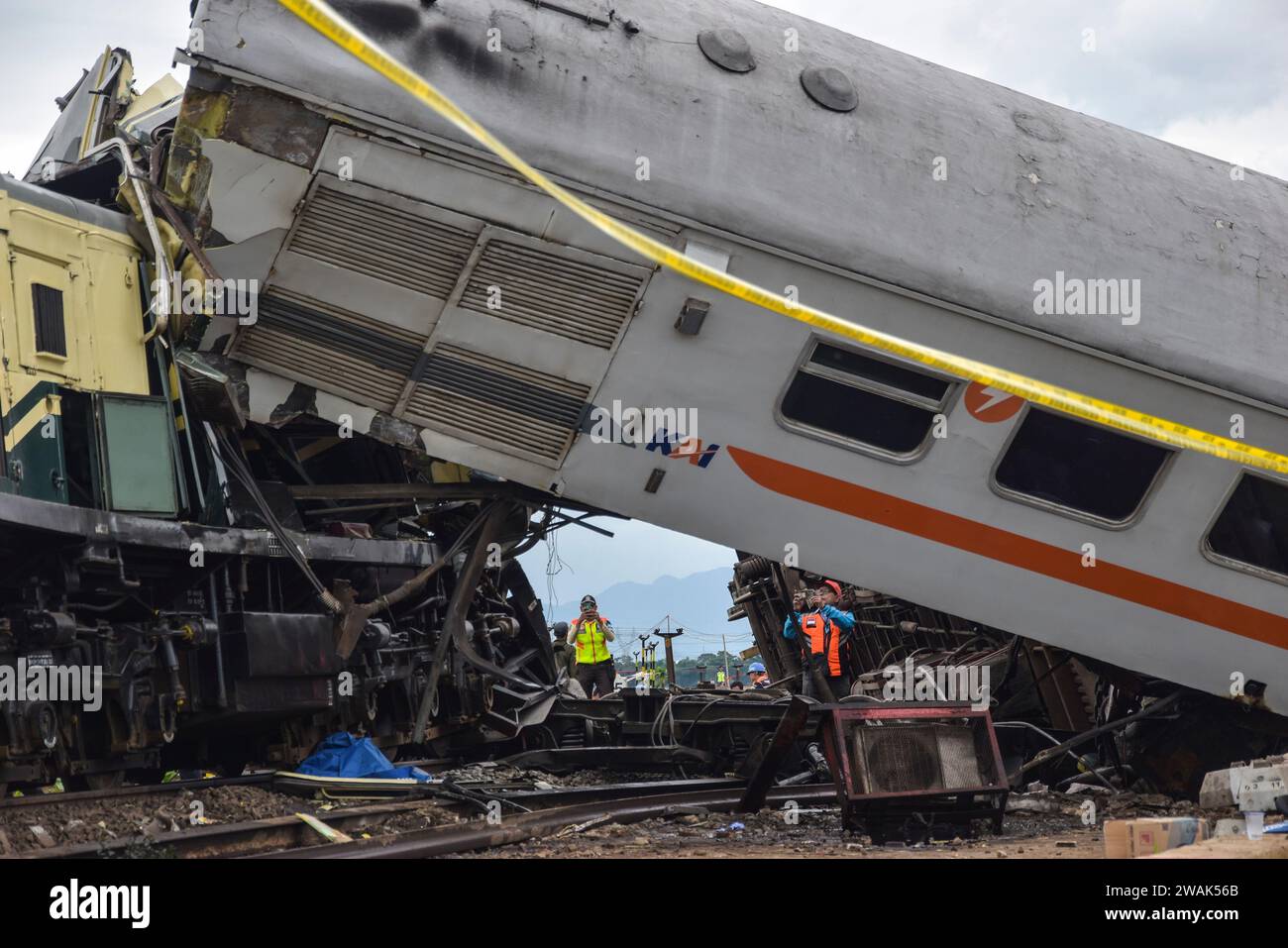 Bandung Regency, West Java, Indonesia. 5th Jan, 2024. Officers operate ...