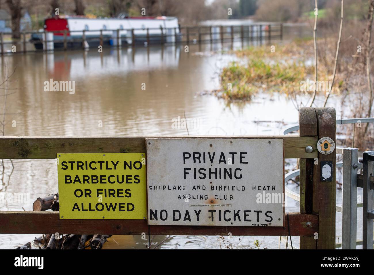 Shiplake, Oxfordshire, UK. 5th January, 2024. The River Thames has ...