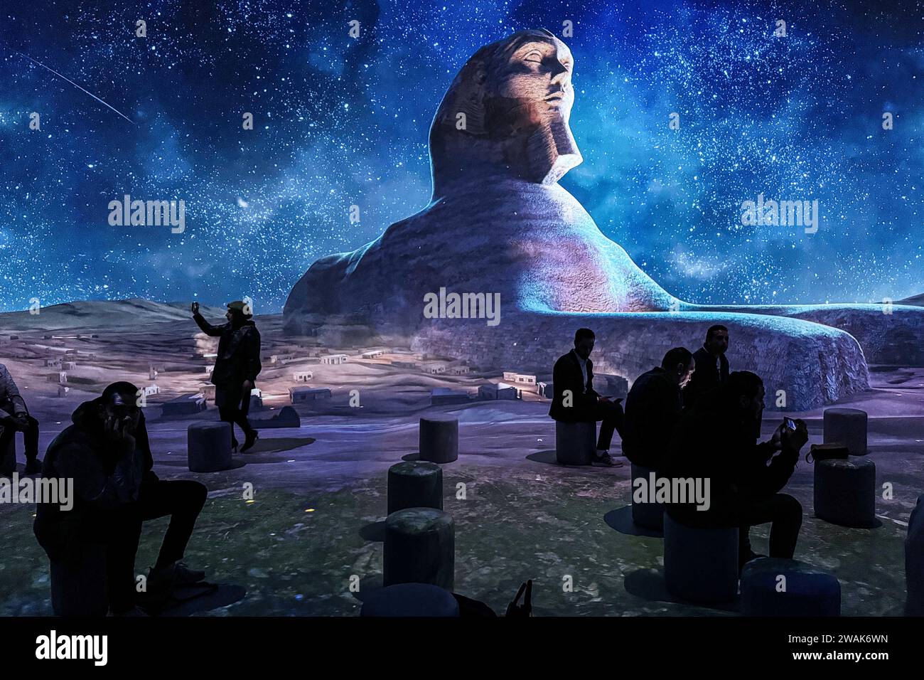 Beijing, Egypt. 20th Nov, 2023. People visit "Tutankhamun - The ...