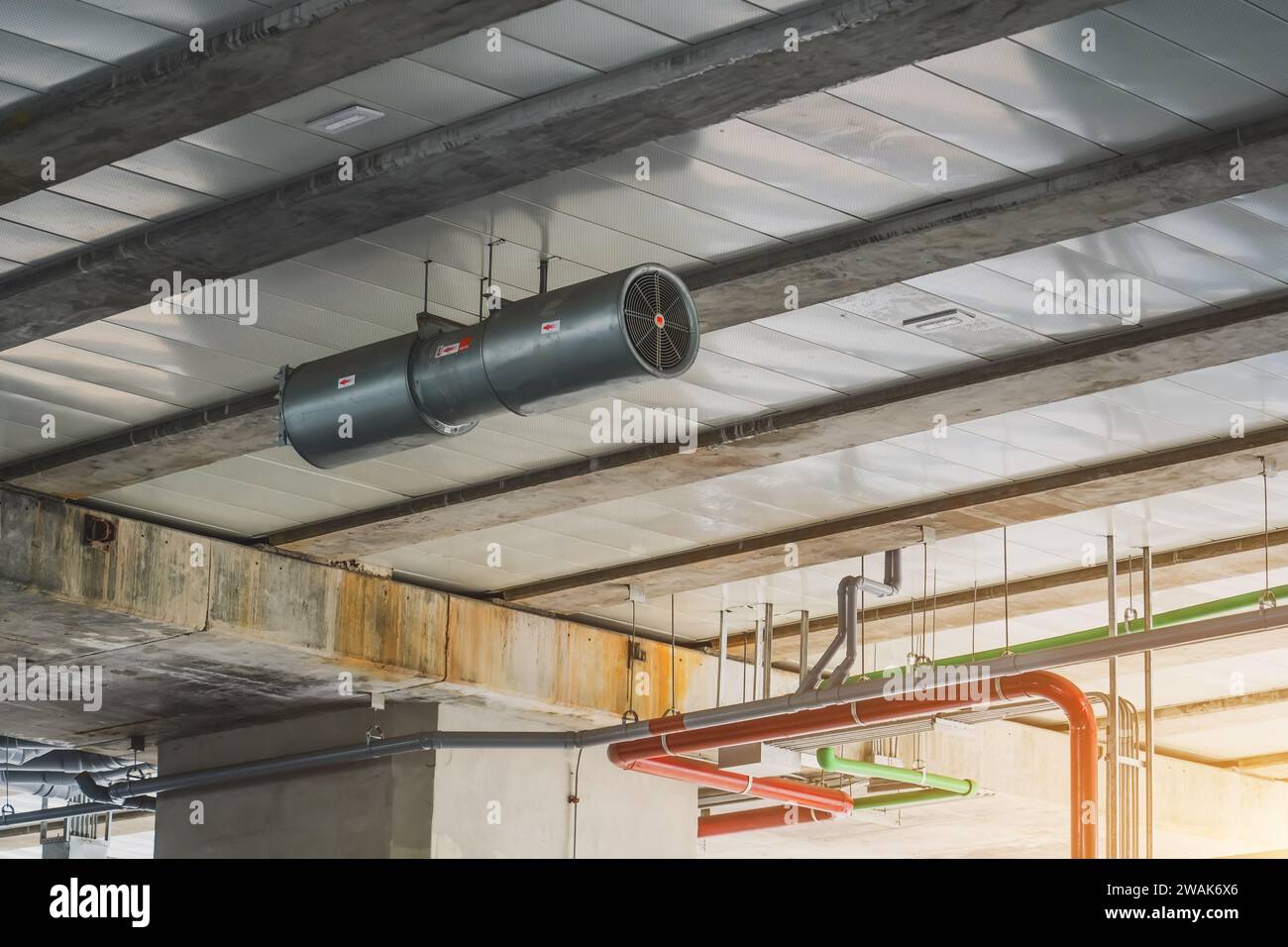 Ceiling with water supply and drainage communication pipes under the ...