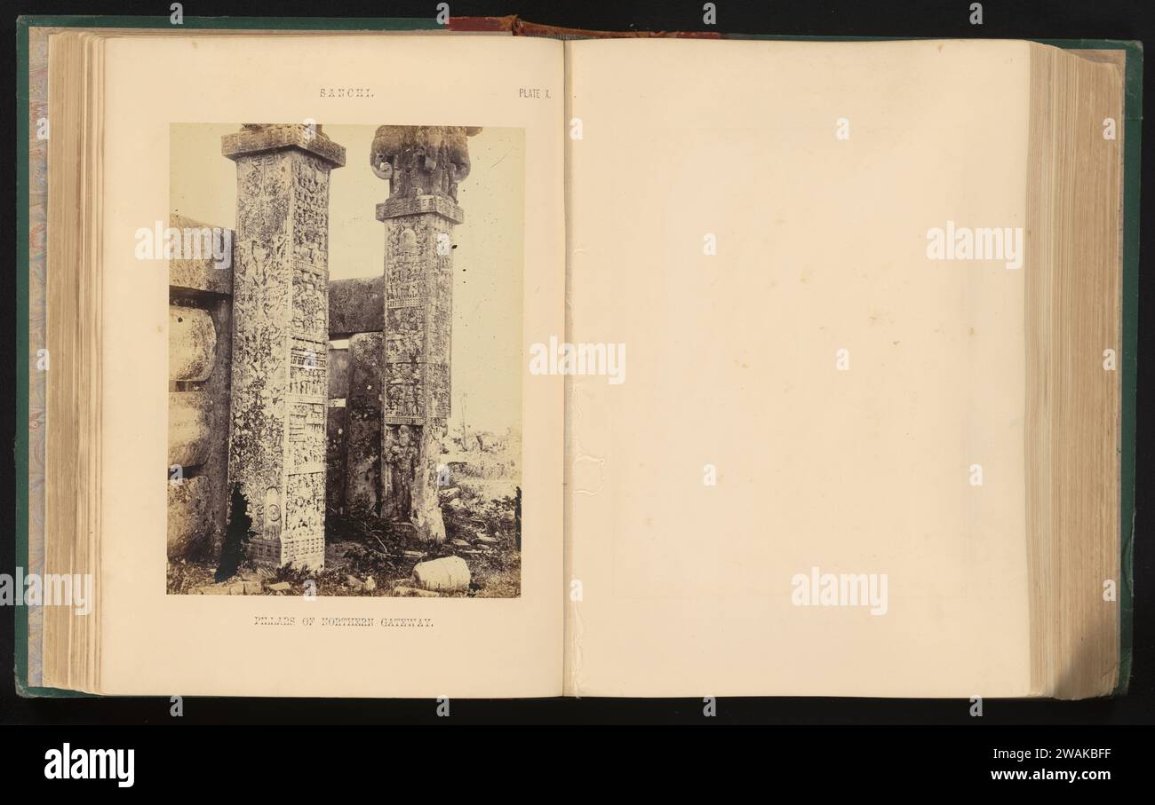 Pillars of the Northern Poort of Torana at the Grote Stoepa in Sanchi ...