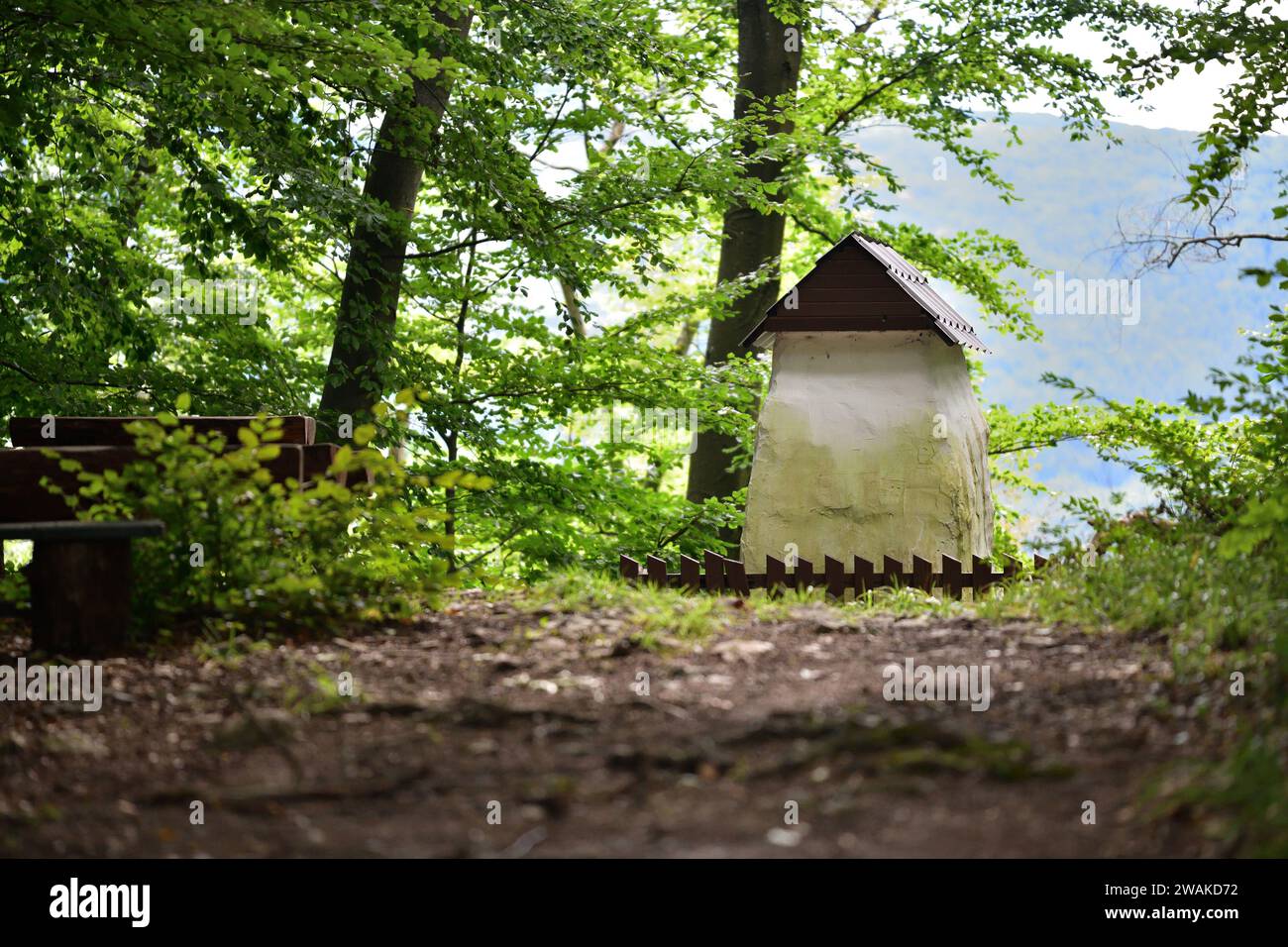 Resting place concrete bench hi-res stock photography and images - Alamy
