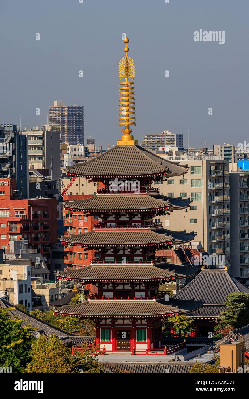 Buddhist temple complex senso ji temple hi-res stock photography and ...