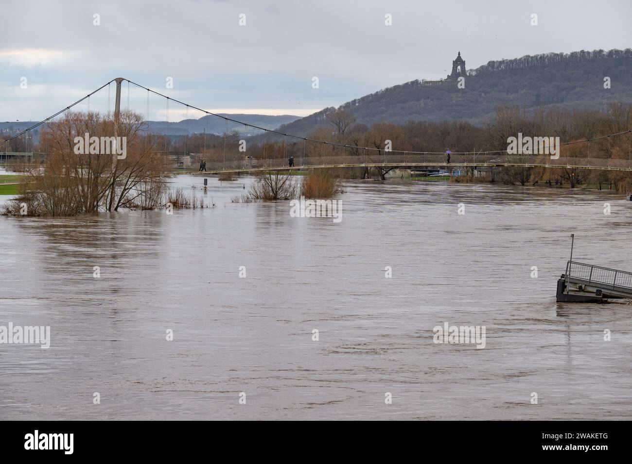 Minden, Germany. 05th Jan, 2024. The Weser has burst its banks, while ...