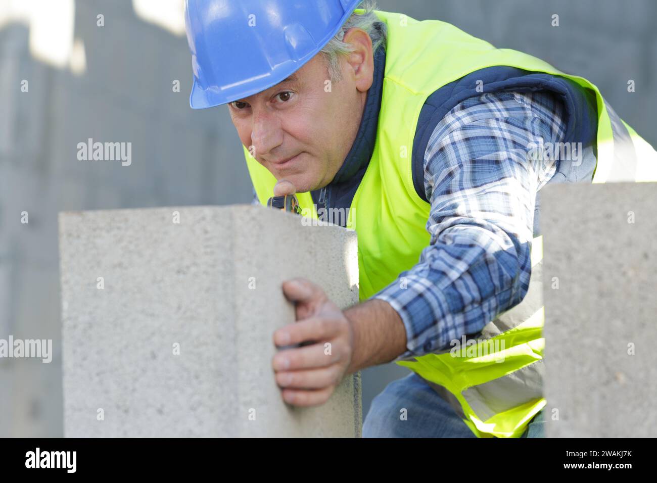 Moving concrete block hi-res stock photography and images - Alamy