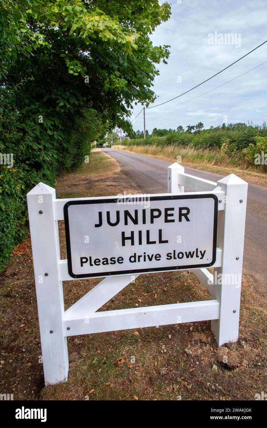 UK, England, Oxfordshire, Juniper Hill, village sign Stock Photo - Alamy