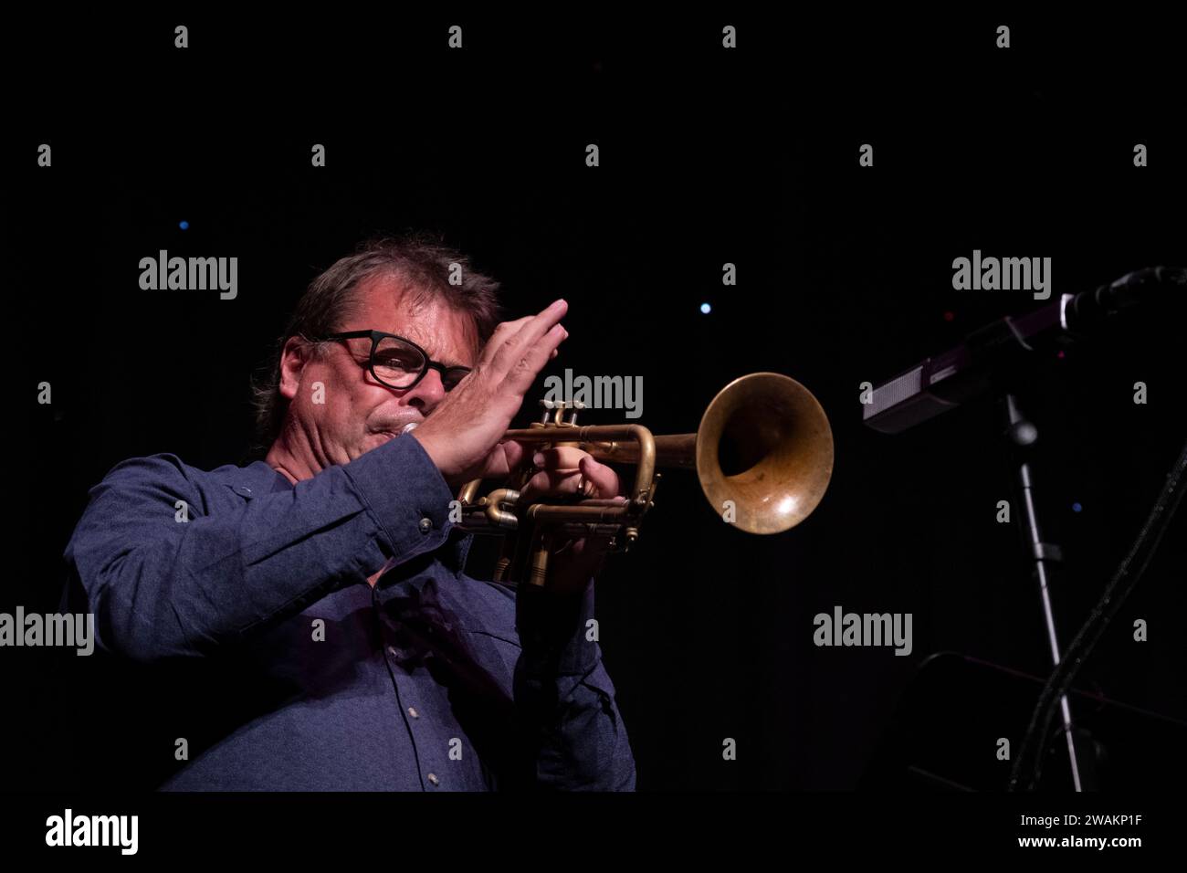 Steve Waterman plays trumpet with Ben Crosland Quintet live ...