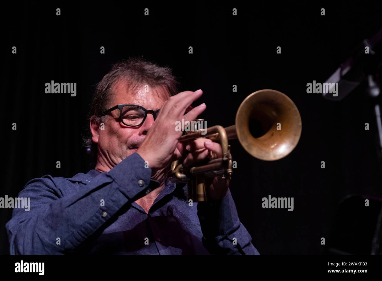 Steve Waterman plays trumpet with Ben Crosland Quintet live ...