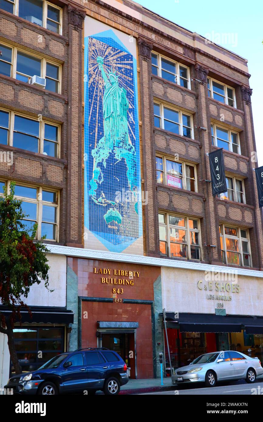 Los Angeles, California: Lady Liberty Building, tile mural to ...