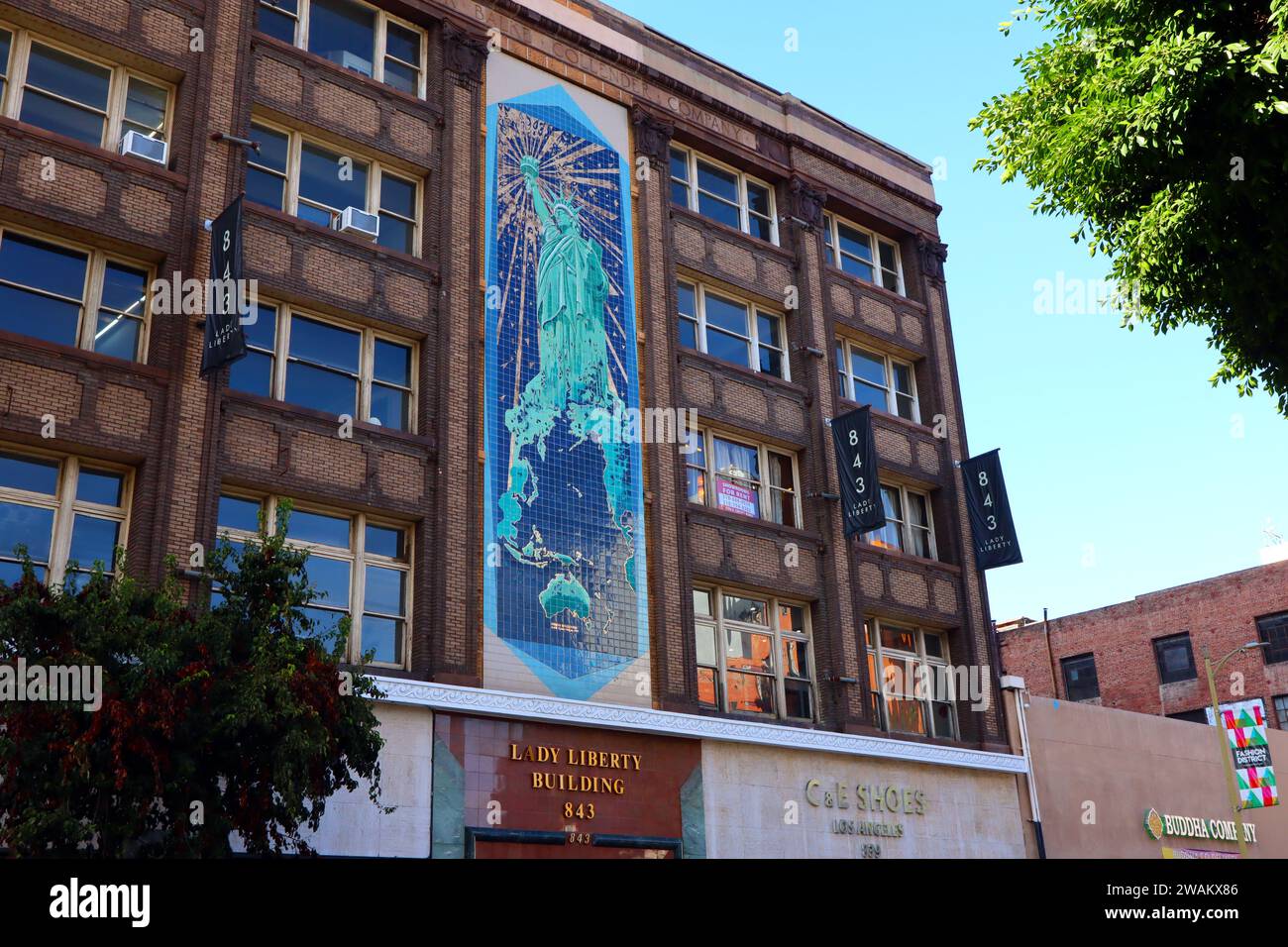 Los Angeles, California: Lady Liberty Building, tile mural to ...