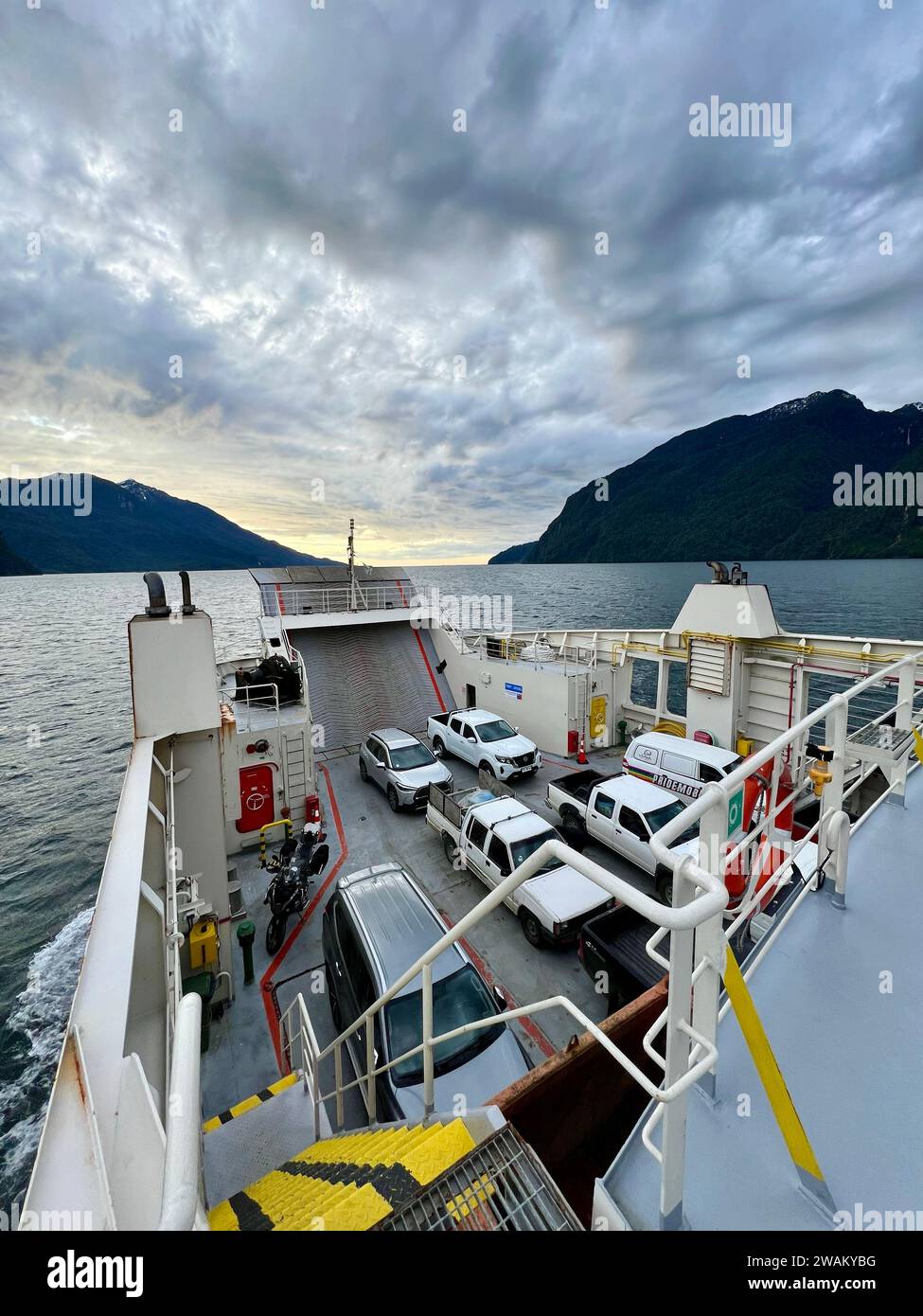 Ferry carrying cars hi-res stock photography and images - Alamy