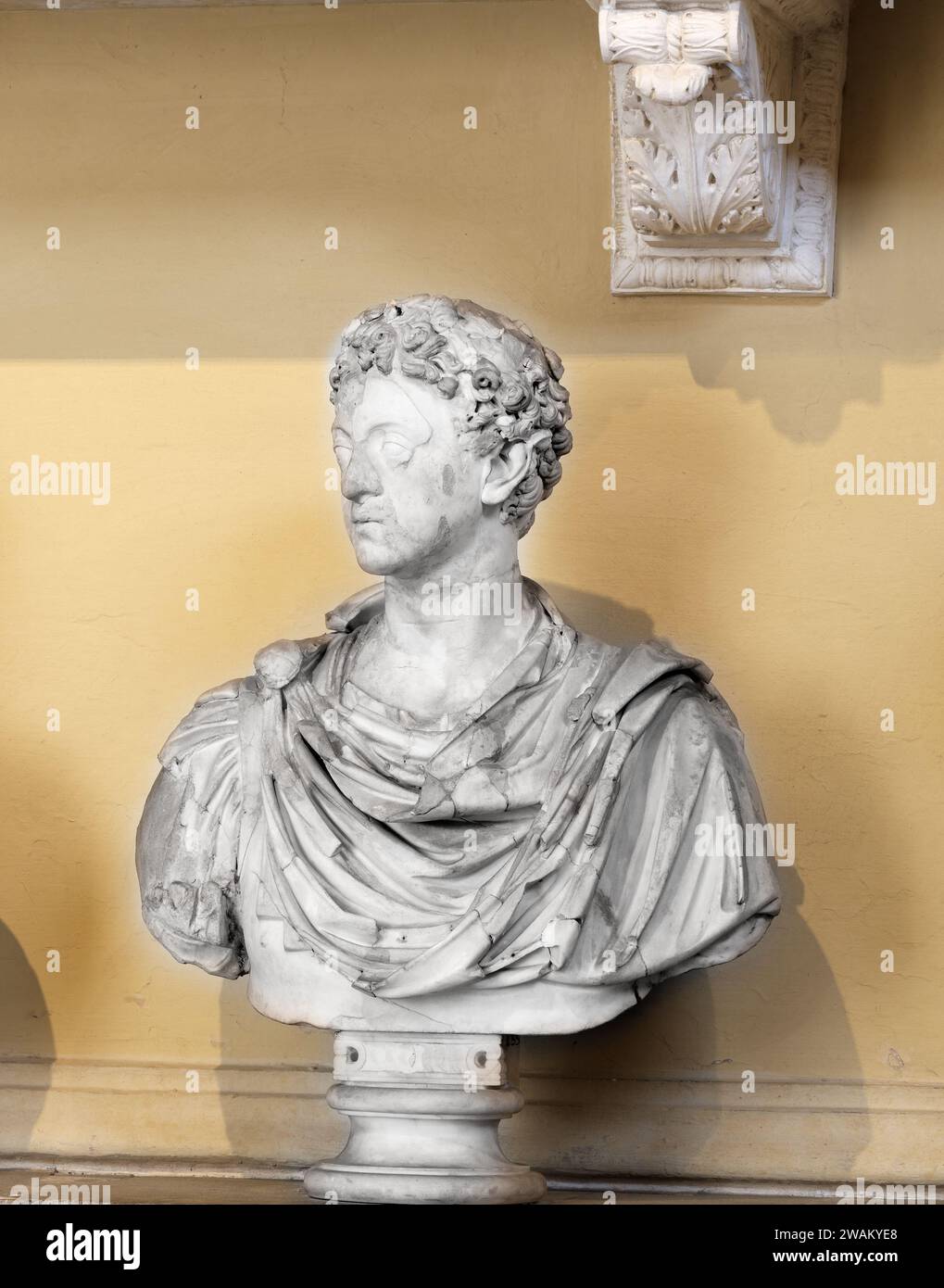 Commodus bust vatican museum hi-res stock photography and images - Alamy
