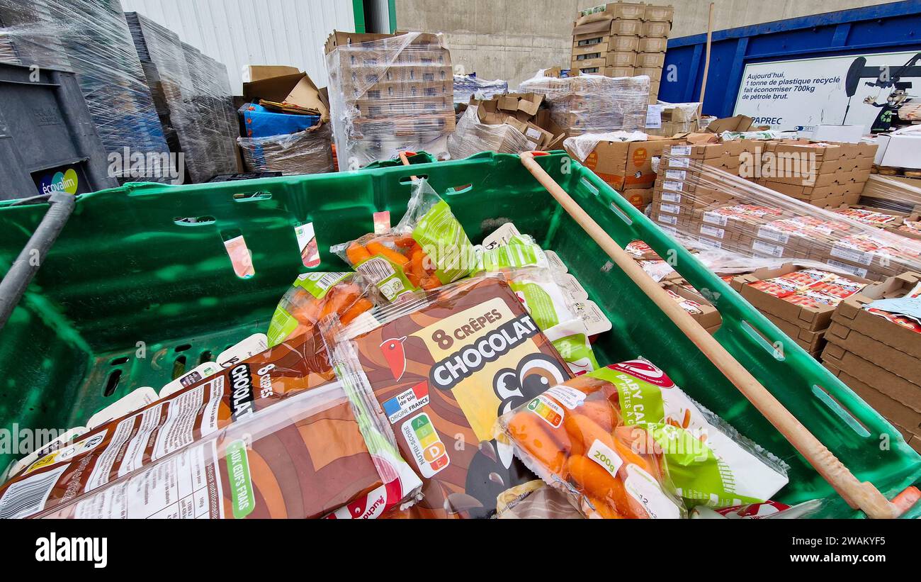 Food waste supermarket france hi-res stock photography and images - Alamy