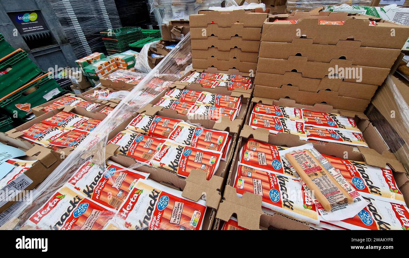 Food waste supermarket france hi-res stock photography and images - Alamy