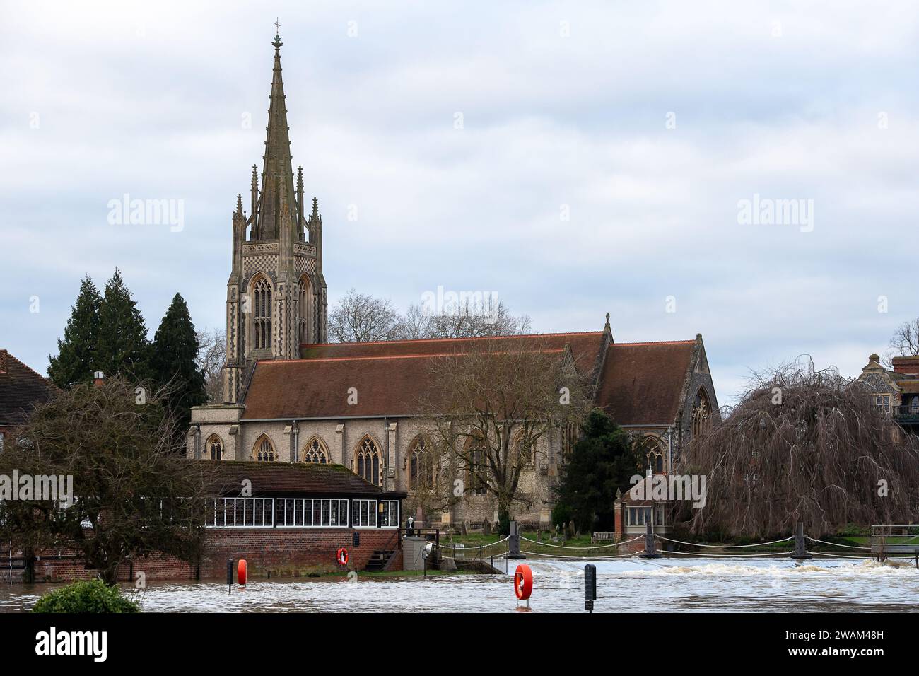 Marlow, UK. 5th January, 2024. The River Thames has burst it's banks in ...