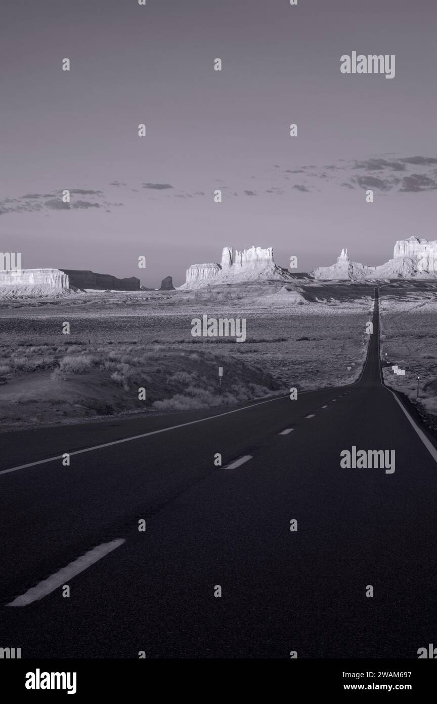 View from Forrest Gump Hill on Highway 163, Monument Valley, Utah Stock ...