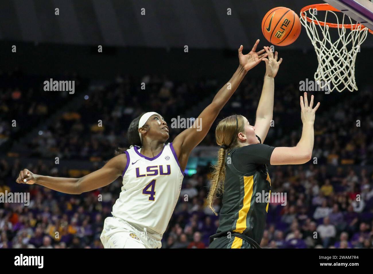 Baton Rouge, LA, USA. 04th Jan, 2024. LSU's Flau'jae Johnson (4) blocks ...