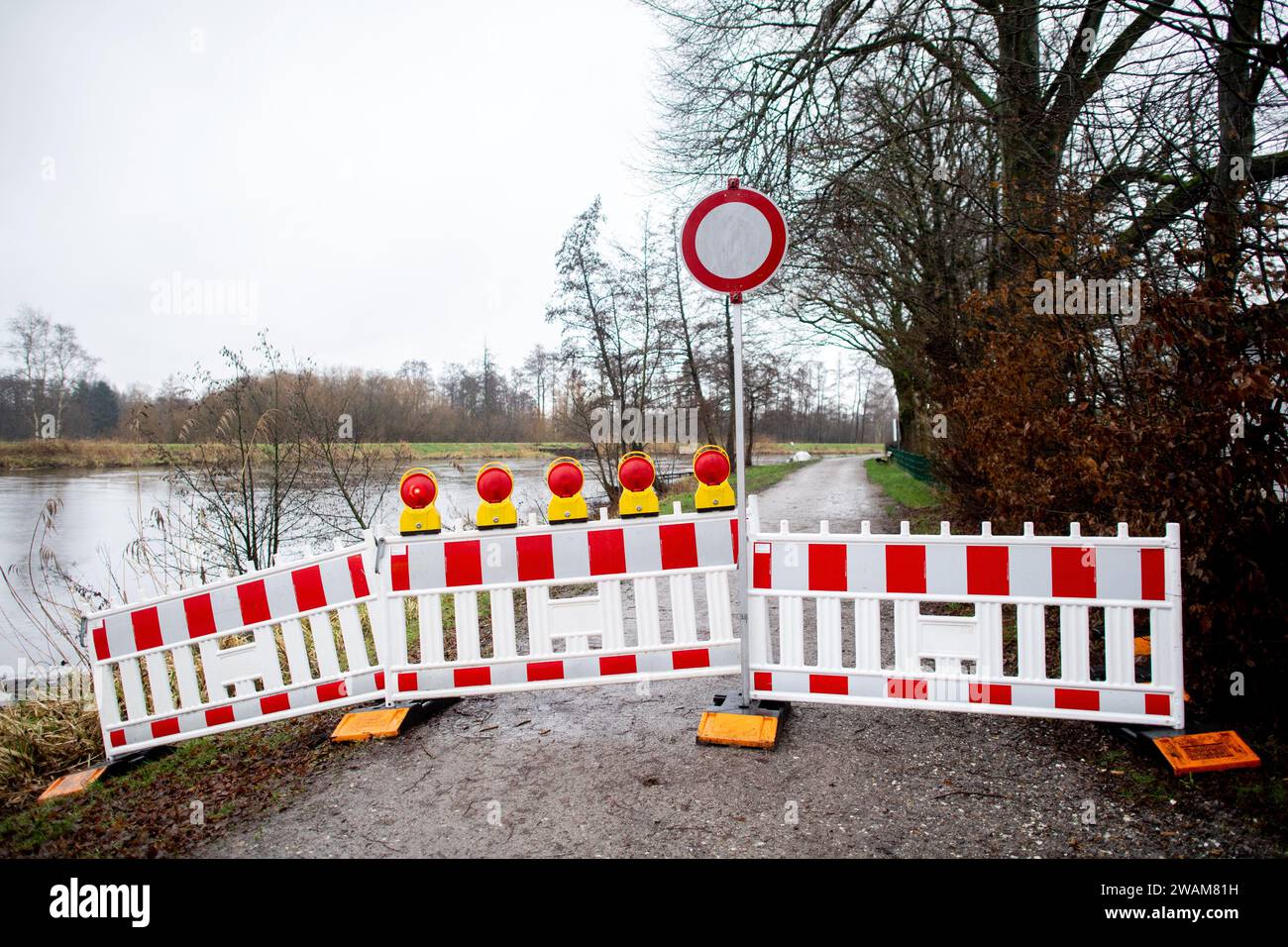 Oldenburg, Germany. 05th Jan, 2024. Barrier beacons stand in front of ...