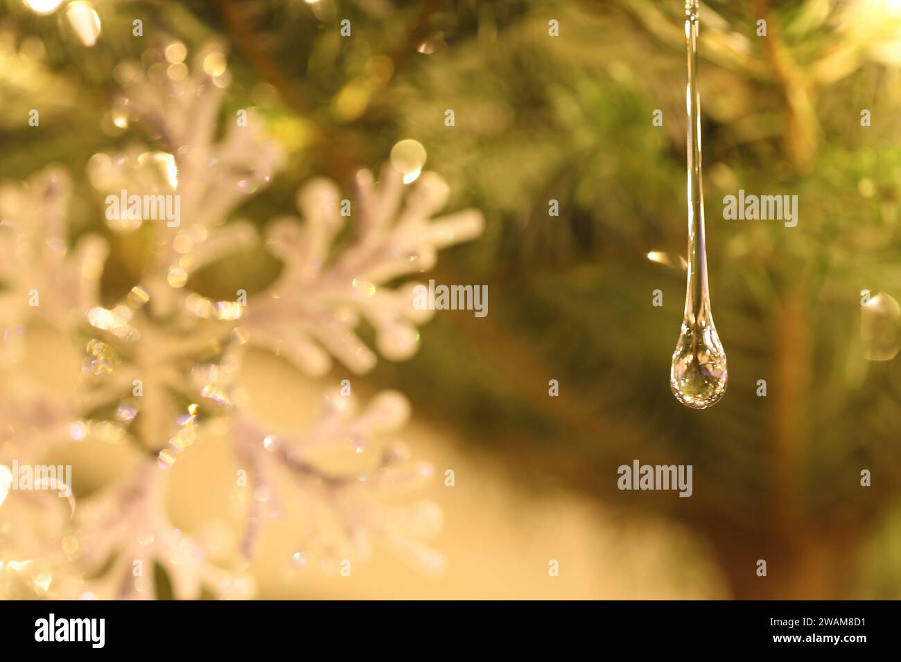 Teardrop shape hi-res stock photography and images - Alamy