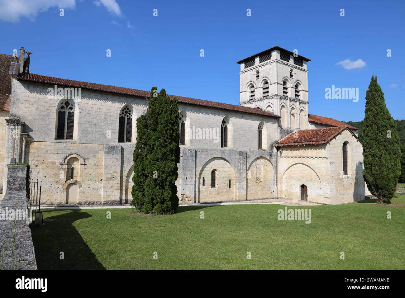 Abbey church notre dame hi-res stock photography and images - Alamy