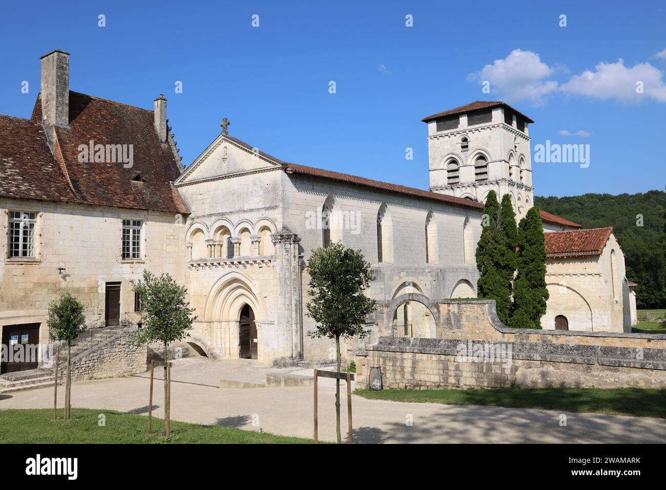 Abbey church notre dame hi-res stock photography and images - Alamy