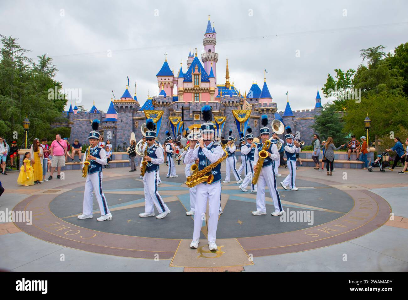 Disney magic band hi-res stock photography and images - Alamy
