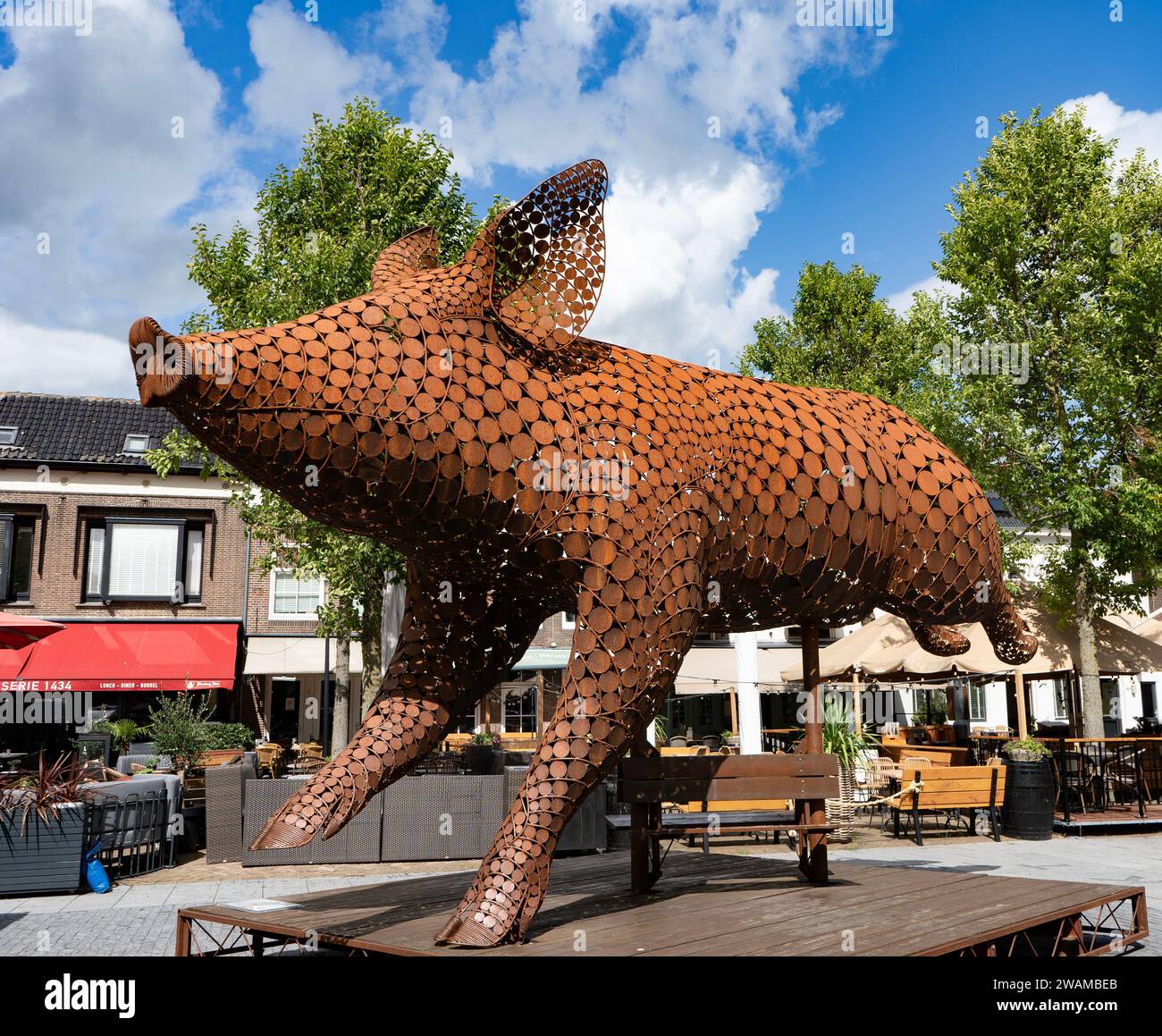 Pig sculpture statue hi-res stock photography and images - Alamy