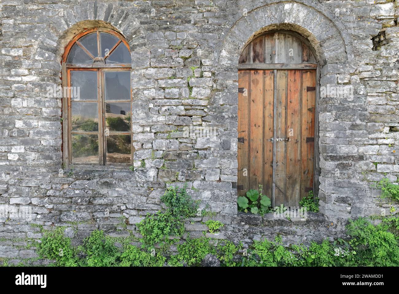 Stone jamb hi-res stock photography and images - Alamy