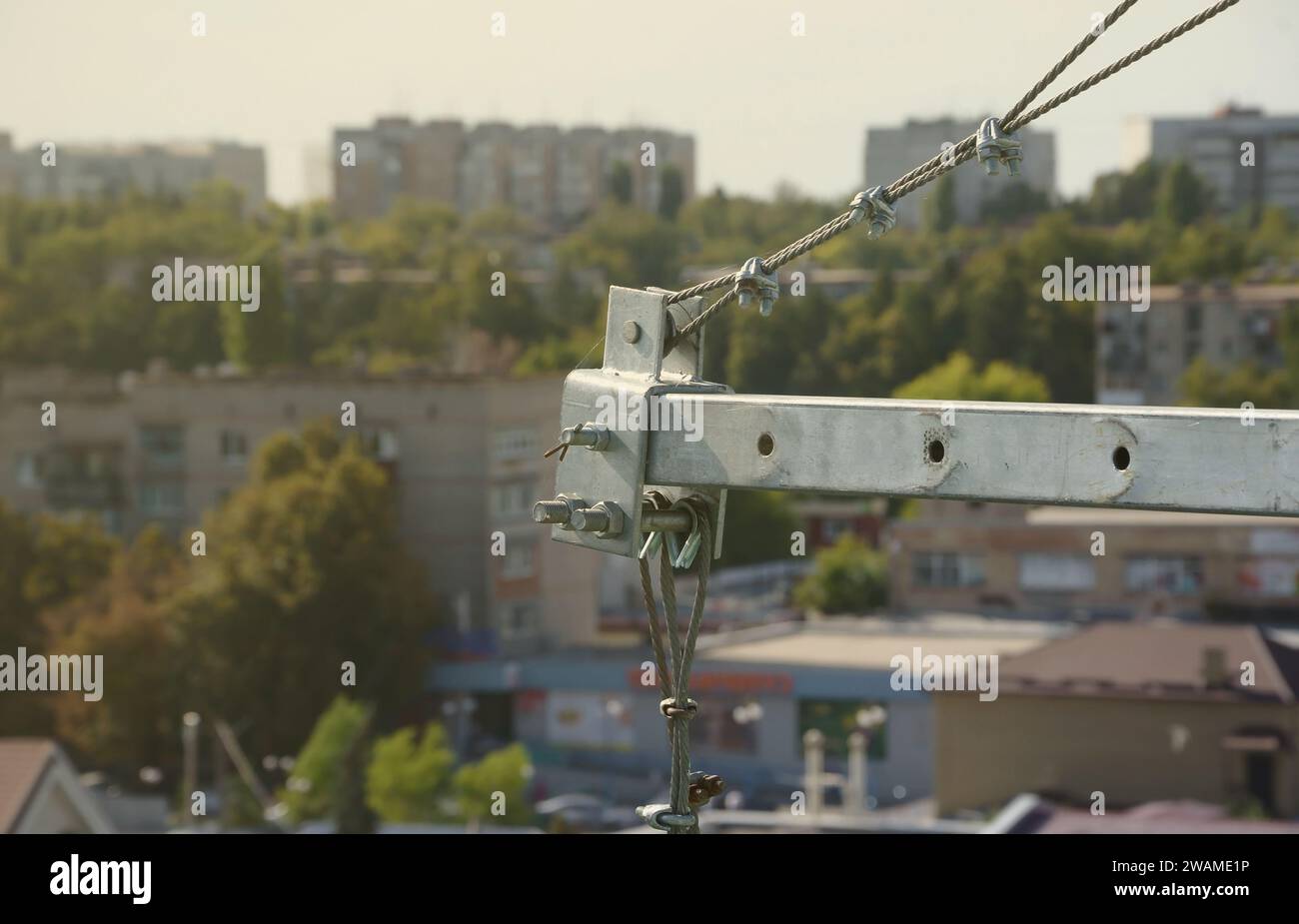 Rope lockers in ending of front beam of suspended wire rope platform ...