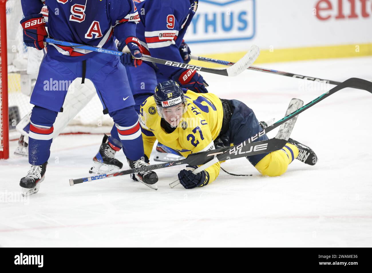 Iihf world junior championship usa hi-res stock photography and images ...