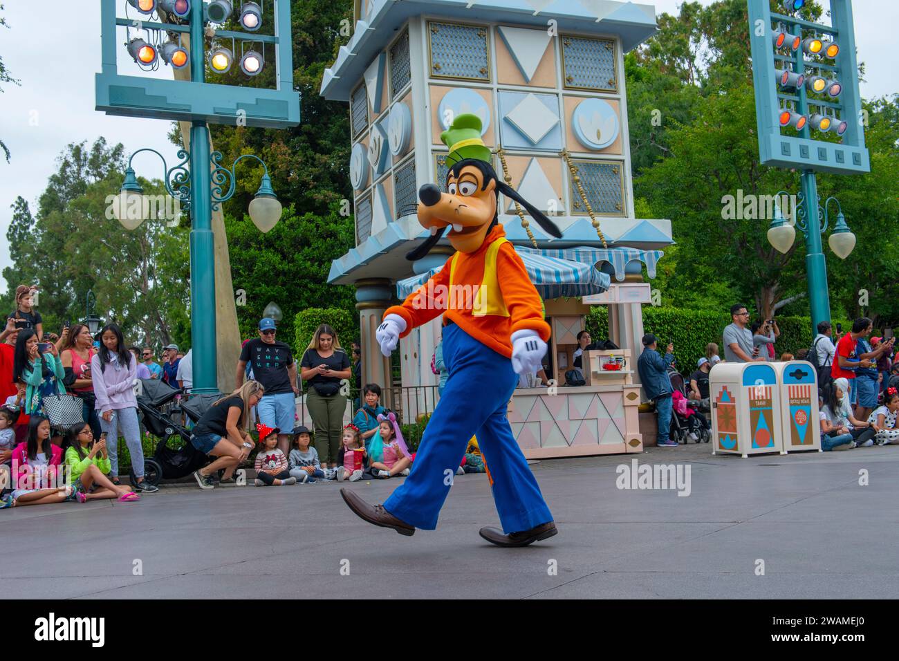 Goofy Dog at Mickey's Soundsational Parade at Disneyland Park in ...