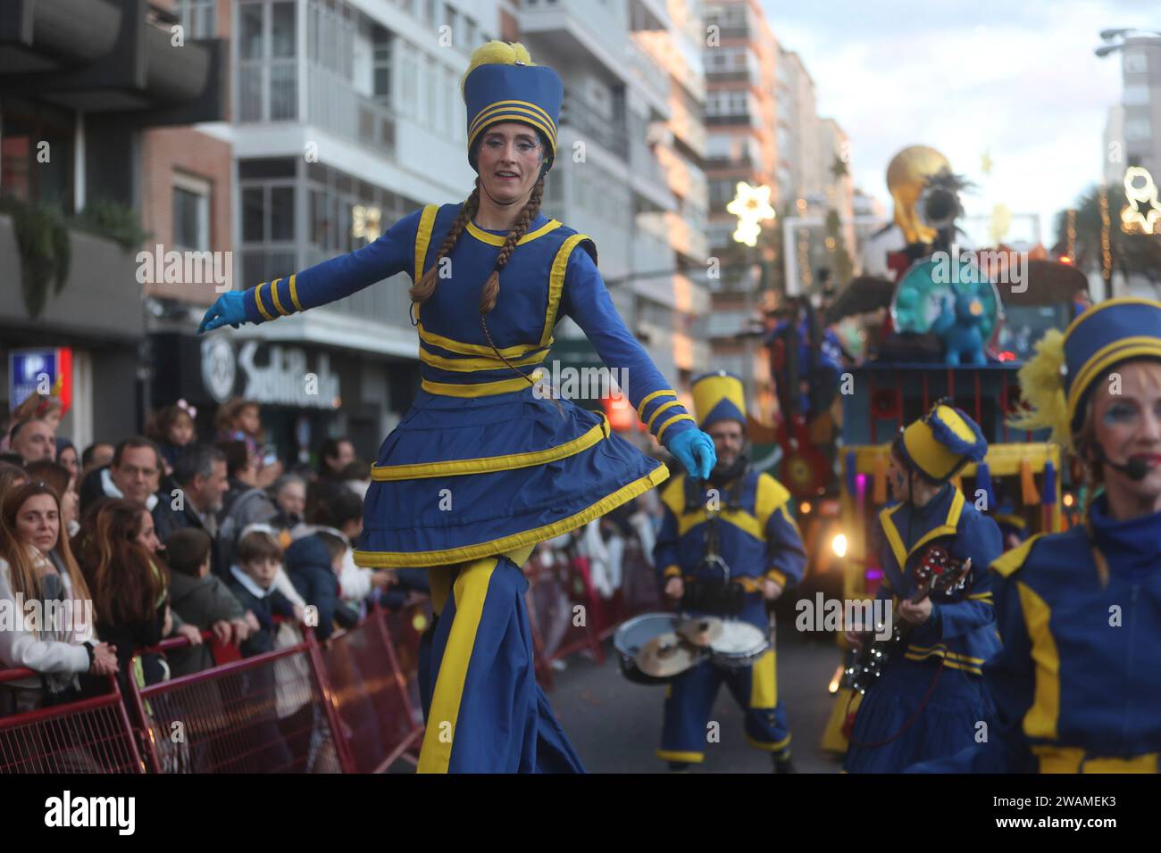 Magic and illusion fill the streets of Cadiz with the parade of HM the ...