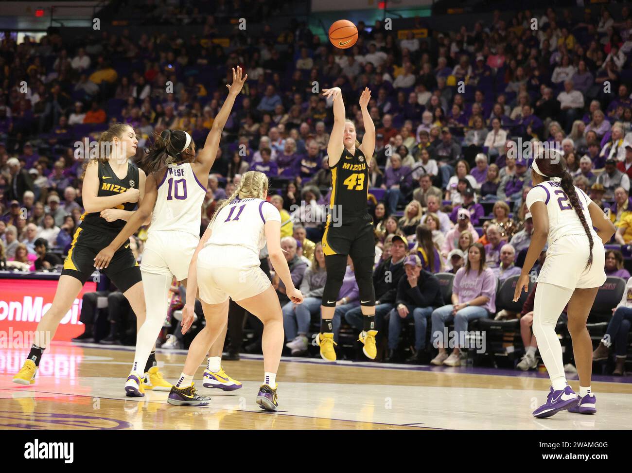 Baton Rouge, USA. 04th Jan, 2024. Missouri Tigers forward Hayley Frank ...