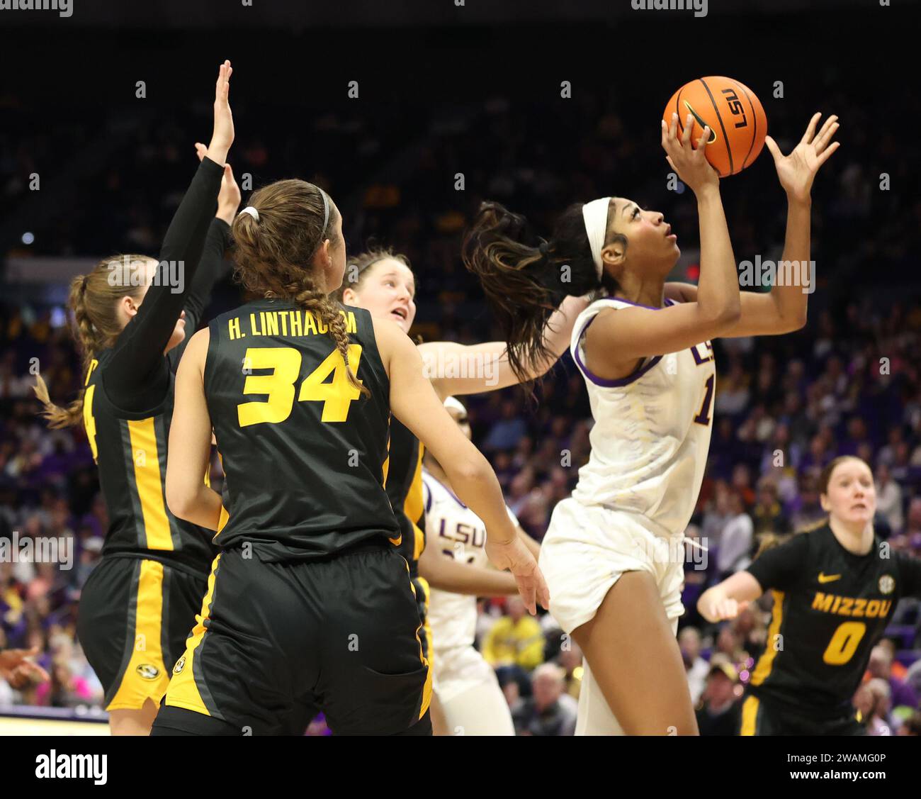 Baton Rouge, USA. 04th Jan, 2024. LSU Lady Tigers forward Angel Reese ...