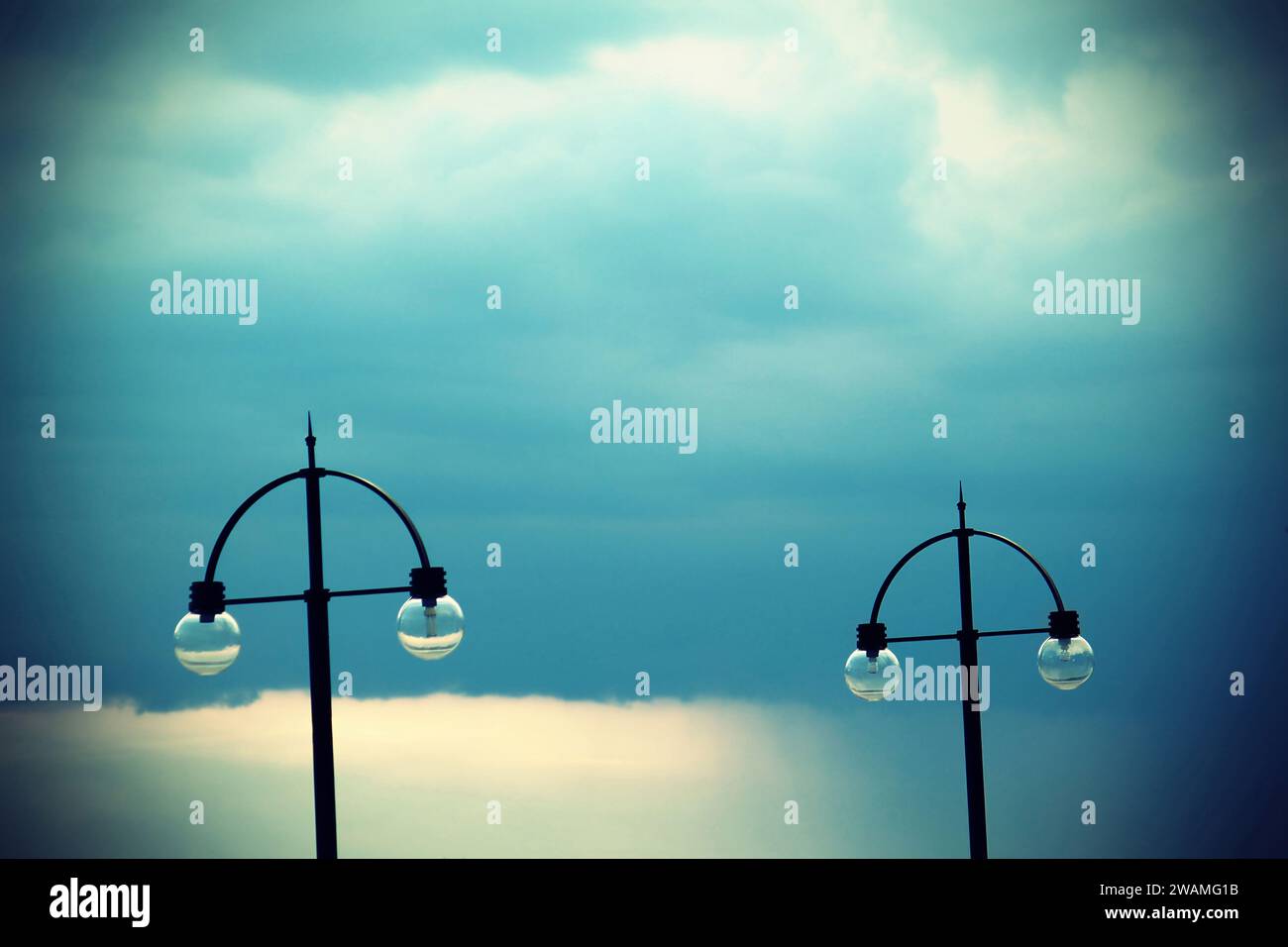 Two street lamps hi-res stock photography and images - Alamy