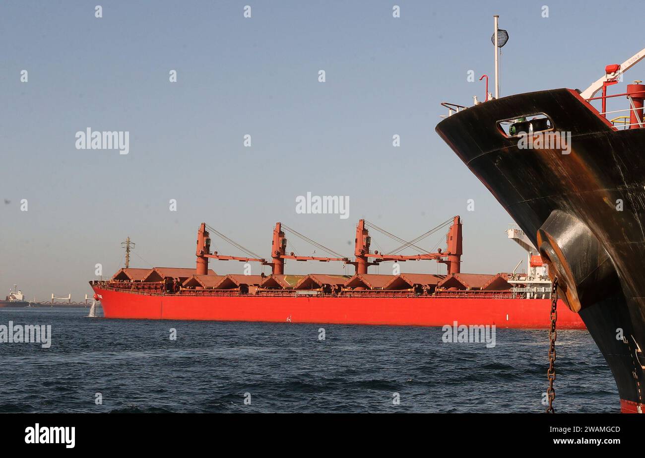 Mersin, T?Rkiye. 5th Jan, 2024. A cargo ship enters the Mersin port in Mersin, T¨¹rkiye, on Jan ...